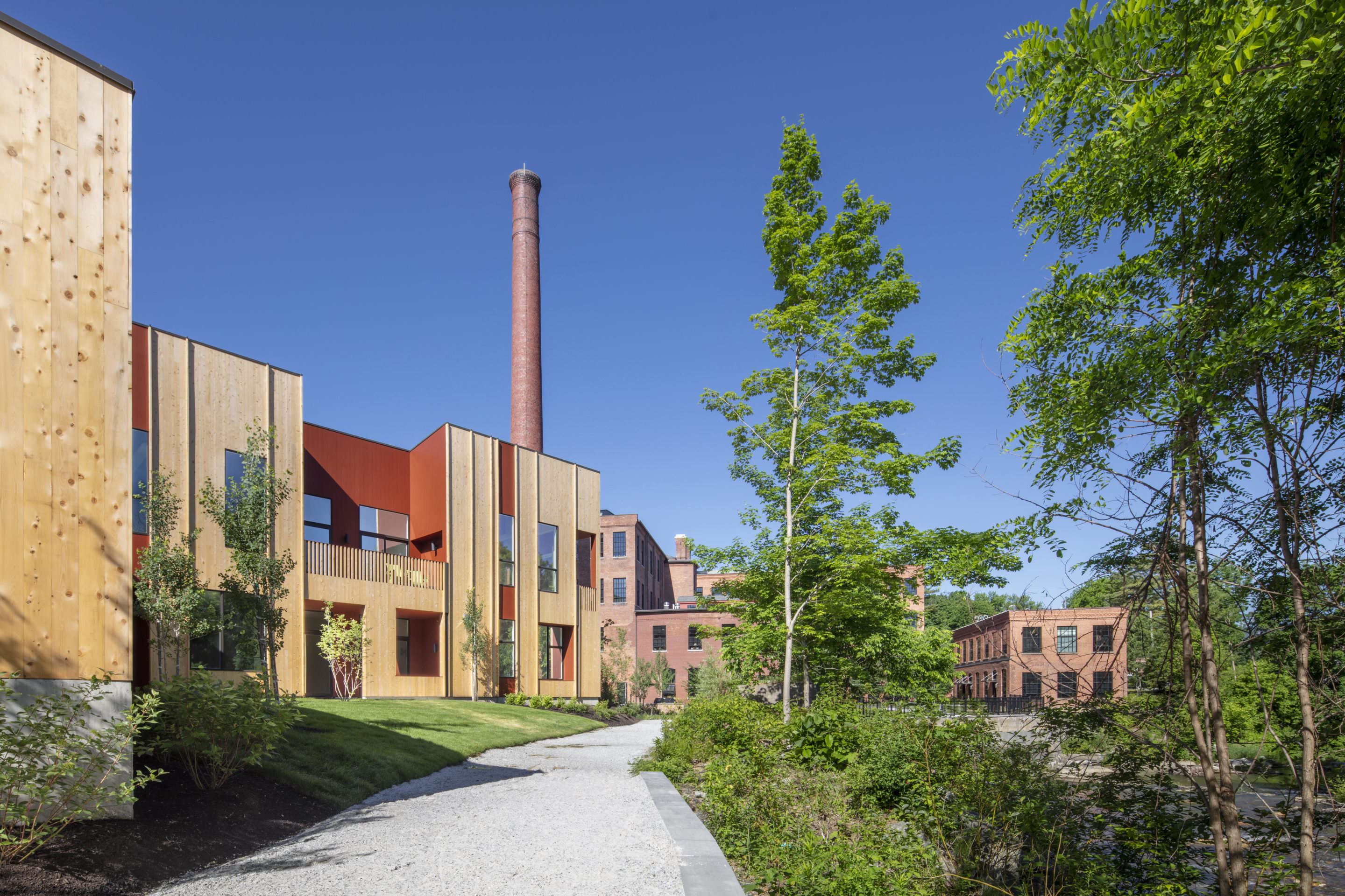 Cable Mills - Modern Mill & River House - Offshoots